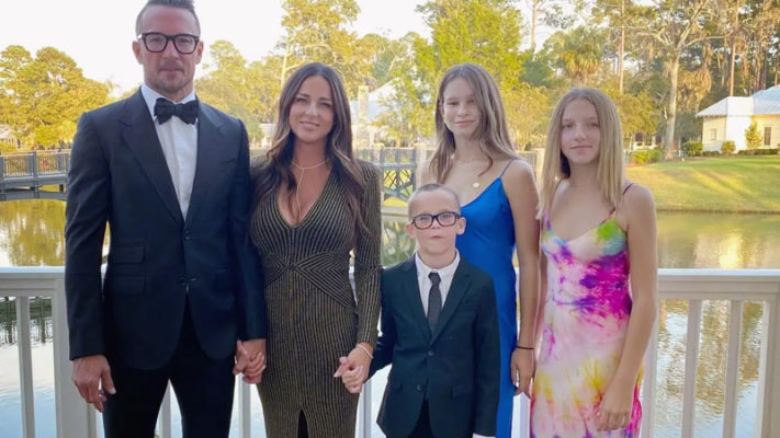 Former Hillsong pastor Carl Lentz and his wife Laura celebrate their ...